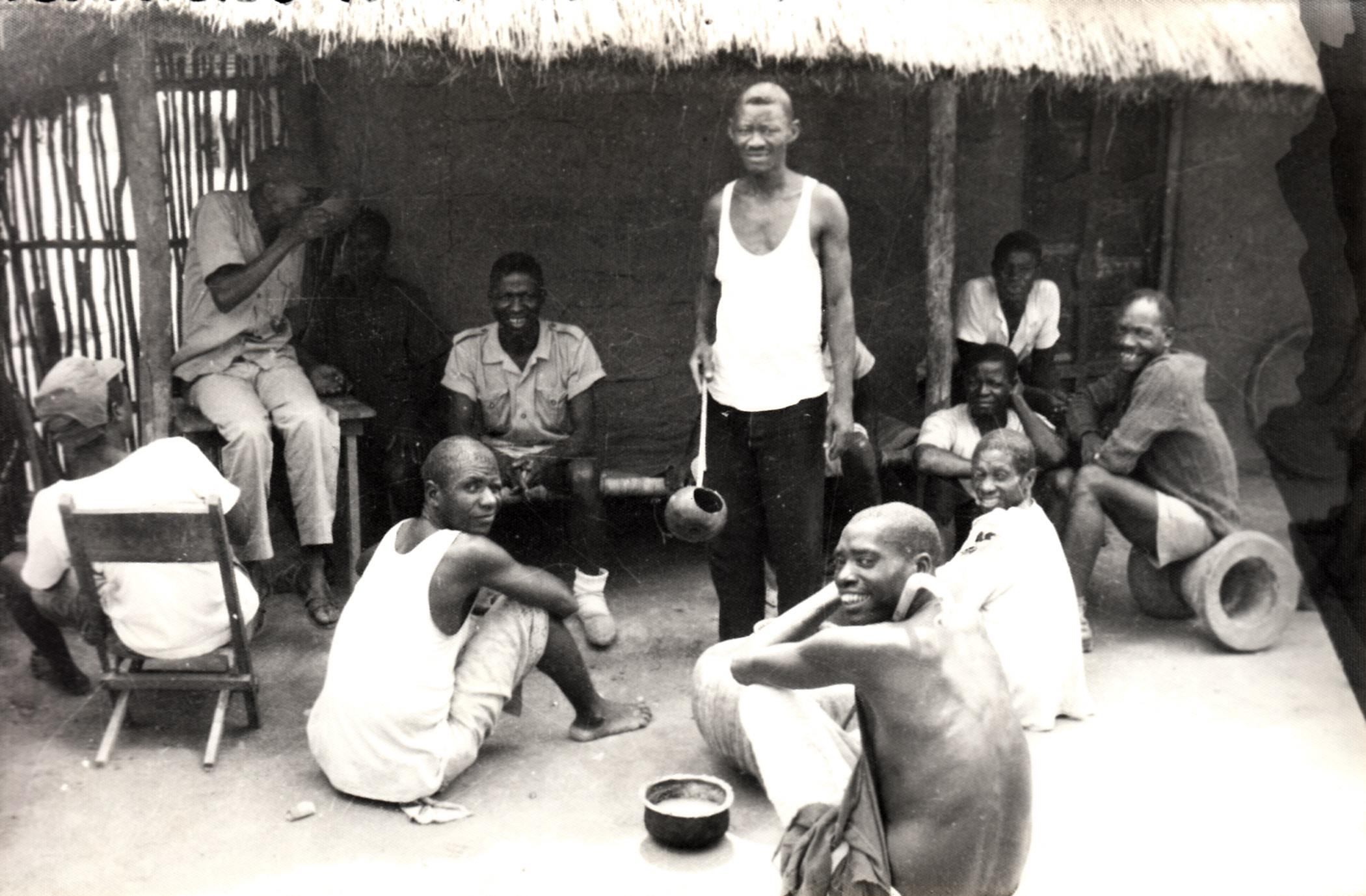 FOTOGRAFIAS DA GUERRA COLONIAL EM ANGOLA – 10. ANGOLANOS – EPHEMERA ...